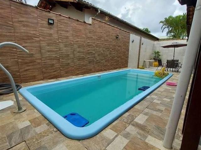 Espaçosa Casa Isolada à Venda no Balneário Flórida, Praia Grande SP