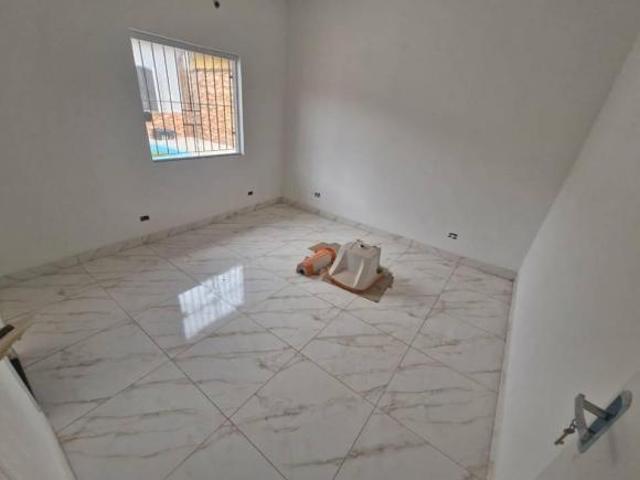 Espaçosa Casa Térrea 4 Quartos à Venda em Solemar, Praia Grande