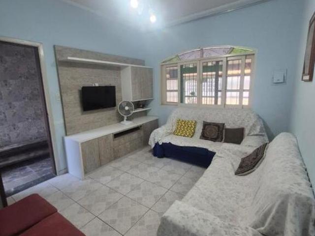 Espaçosa Casa Térrea 3 Quartos no Maracanã, Praia Grande R$400mil