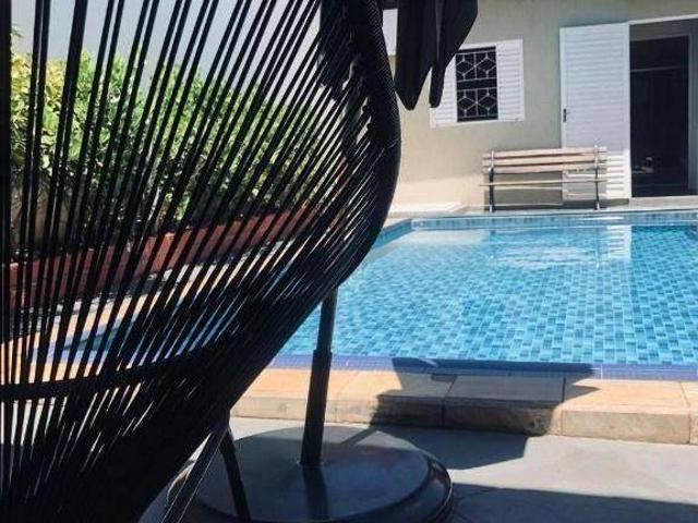 Espaçosa Casa Térrea no Jardim Vânia Maria: 4 Dorms, Piscina e Lazer Completo!