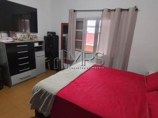 Espaçosa Casa 3 Quartos à Venda no Caiçara, Praia Grande 4 Vagas