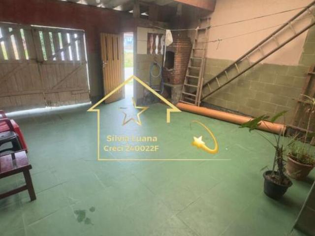 Espaçosa Casa 3 Quartos com Suíte à Venda no Centro de Mongaguá