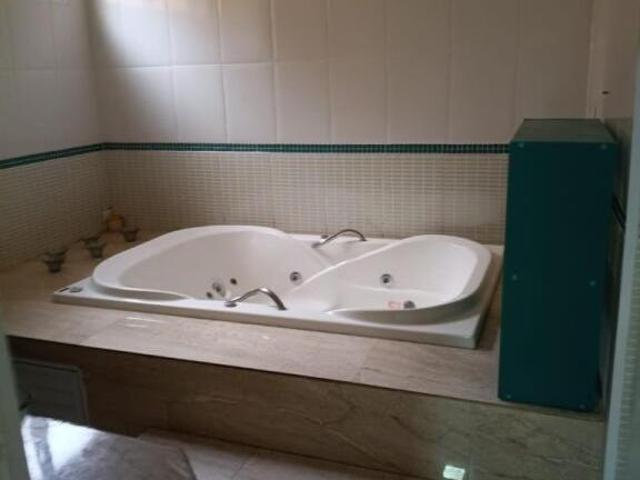 Espaçosa Casa 4 Quartos à Venda na Flórida, Praia Grande, SP