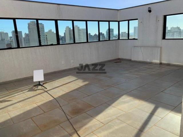 Espaçosa Cobertura com Vista Privilegiada para o Jardim da Praça, 330,00m², 2 suítes