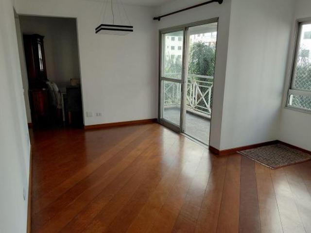 Espaçoso Ap de 102 m² na Vila Mascote: 4 Dormitórios, 1 Suíte e 3 Vagas Privativas em Rua Arborizada