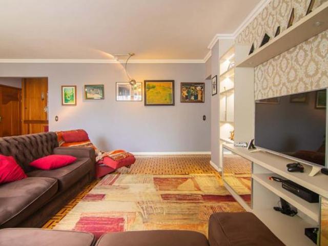 Espaçoso apartamento com 3 quartos e vaga coberta 168 metros de área provativa