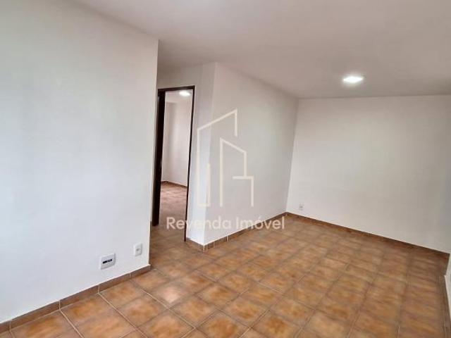 Espaçoso apartamento com 2 dormitórios e 1 vaga de garagem coberta