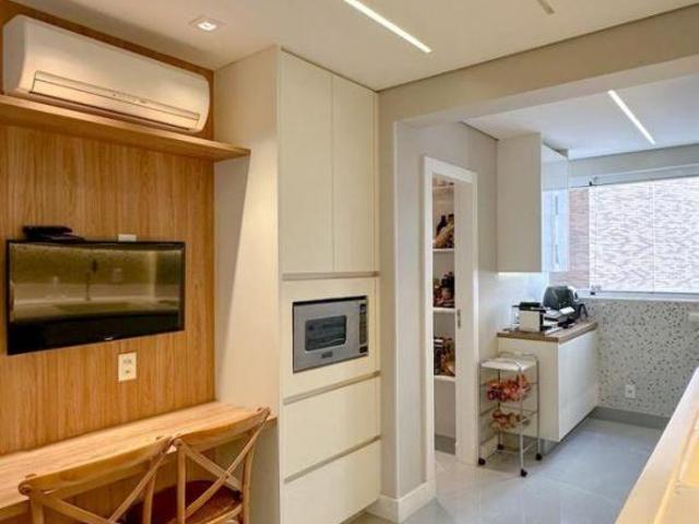 Espaçoso Apartamento de 4 Suítes no Edifício Villa Lobos, Jardim Anália Franco, São Paulo