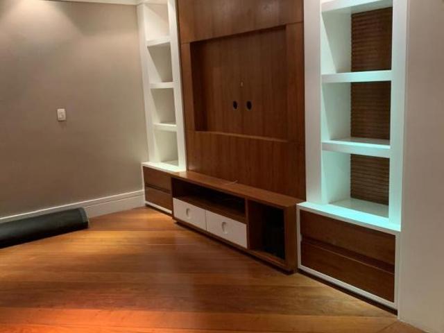 Espaçoso apartamento de 320m² em Vila Suzana, São Paulo Venda por R$1.050.000
