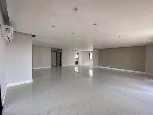 Espaçoso apartamento de alto padrão com 4 quartos e 2 suítes na Aclimação, São Paulo SP 342m²!