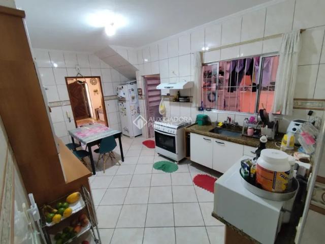 Espaçoso apartamento do tipo sem condomínio na Vila Camilópolis, em Santo André