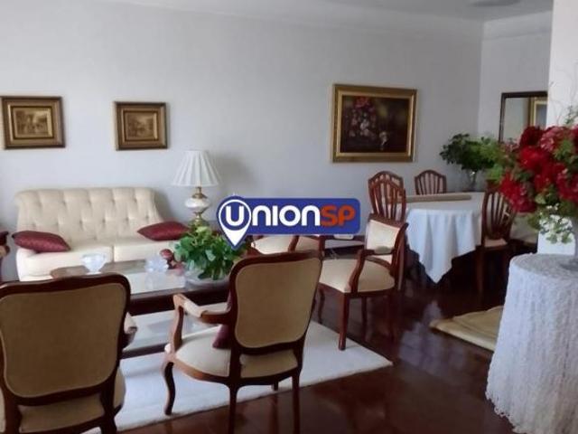Espaçoso Apartamento em Morumbi à Venda
