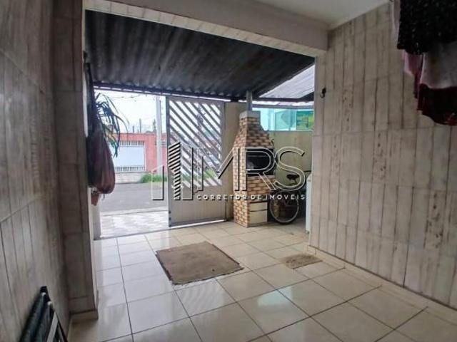 Espaçoso Sobrado à Venda no Ocian, Praia Grande 2 Quartos, Suíte
