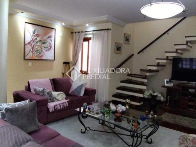 Espaçoso Sobrado com 4 Quartos, 1 Suíte e 6 Vagas em Nova Petrópolis SBC