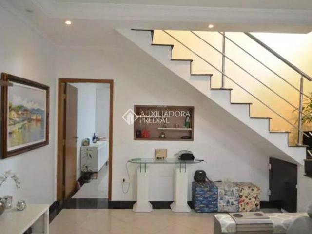 Espaçoso Sobrado de 300m² Vila Guiomar, Santo André com Espaço Gourmet 3 dorm 1 suite 4 vaga