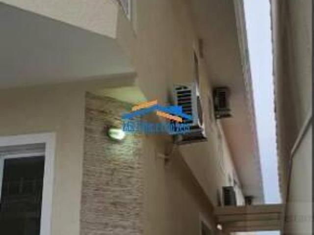 Espaçoso Sobrado 300m² 4 dorm. 2 suítes + dep empreg. 6 vagas Vila Yara