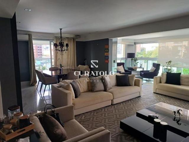 Espacio Doble Seu novo e belíssimo lar com 242 m² em São Caetano está aqui! Apartamento com 3 suít