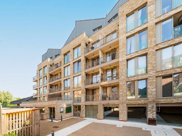 Espalier Gardens, West Hampstead NW6, 2 bed flat to rent, £3,250 pcm | PrimeLocation