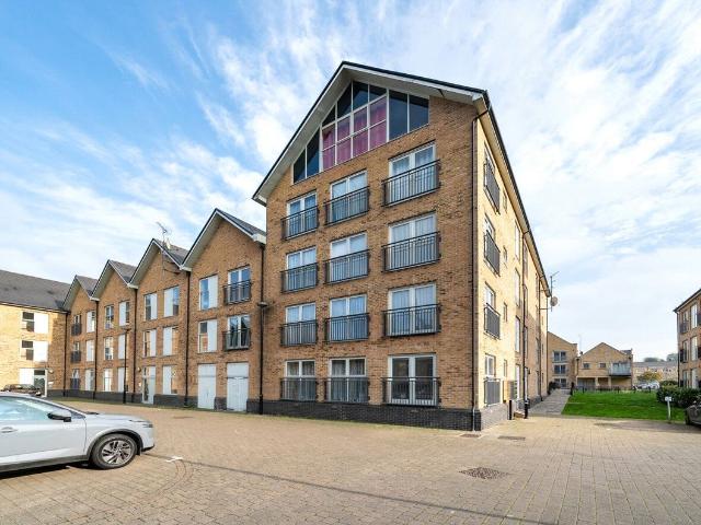 Esparto Way, South Darenth, Dartford, Kent DA4, 2 bed flat to rent, £1,550 pcm | PrimeLocation