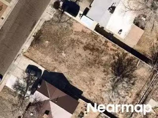 Espejo St NE