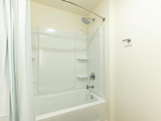 Esperanza Studio Apartment for Rent at 424 12th St, Sacramento, CA 95814