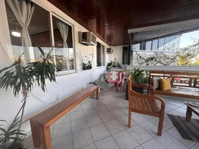Espetaucular apartamento de 3 quartos com varandão