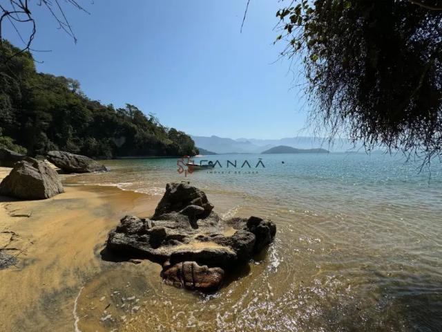 Espetacular terreno com praia privativa de água cristalina