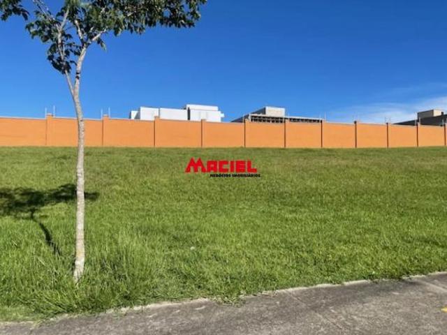 ESPETACULAR TERRENO COMERCIAL COM 490m2. LEVE ACLIEVE