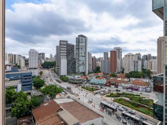 Agradável apartamento para venda em Vila Nova Conceição com 3 quartos, sendo 3 suítes, 165m²