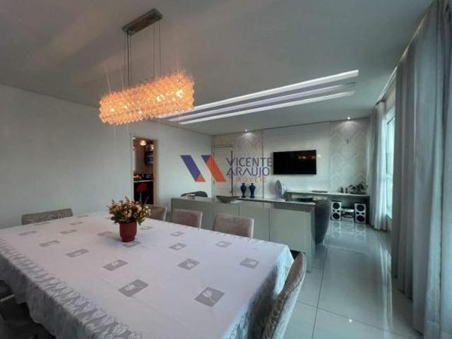 Espetacular Apartamento de Alto Padrão no Centro: Vista Panorâmica e 3 Vagas Livres