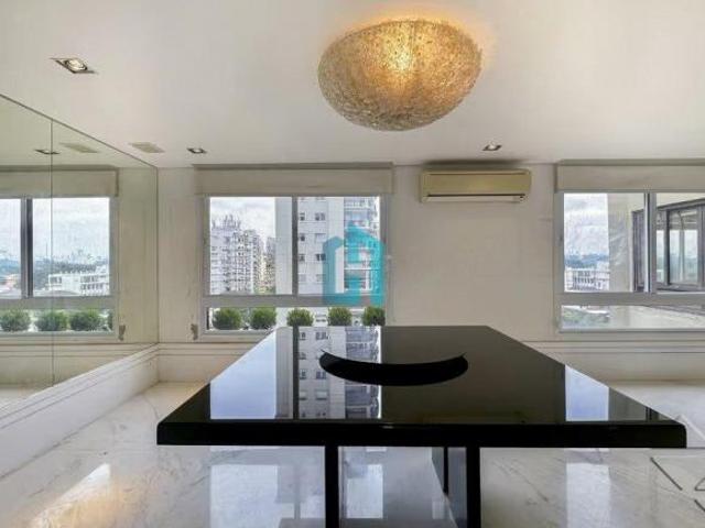 Espetacular Apartamento em Moema