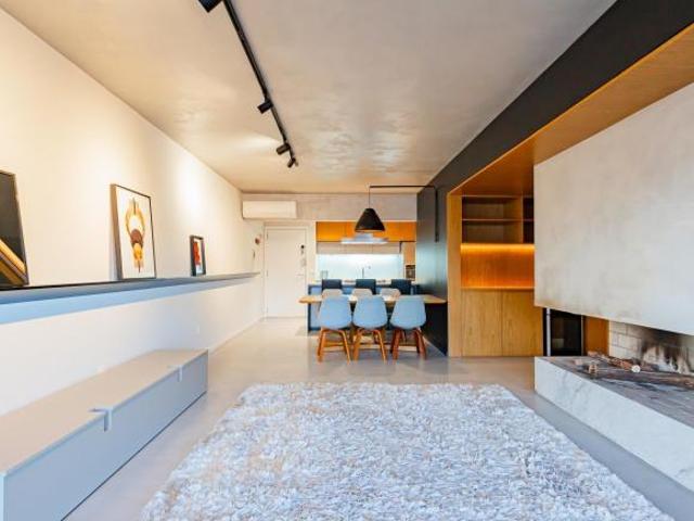 Espetacular apartamento finamente decorado e mobiliado por arquiteto renomado com 3 vagas próx. Rua