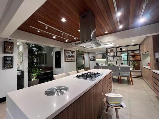 Espetacular apartamento Garden com 4 quartos e super reformado