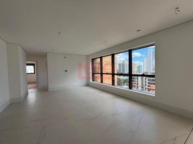 ESPETACULAR APARTAMENTO NA ZONA 03, 3 SUÍTES ! 3 VAGAS ! NOVO !