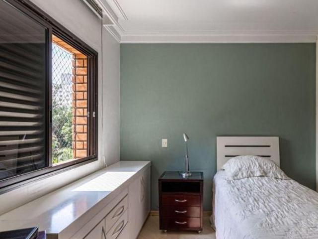 Atraente apartamento para venda em Moema com 4 quartos, sendo 4 suítes, 200m² remaxares#M9N3X