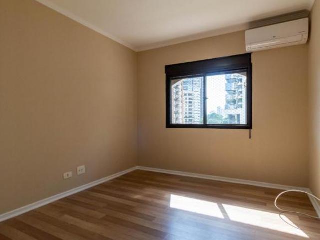 Versátil apartamento para venda em Brooklin Paulista com 3 quartos, sendo 1 suíte, 159m² remaxares