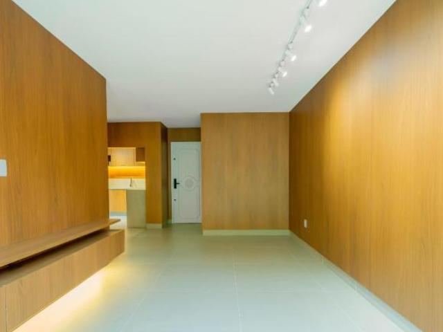 Agradável apartamento para venda em Itaim Bibi com 2 quartos, sendo 2 suítes, 80m²