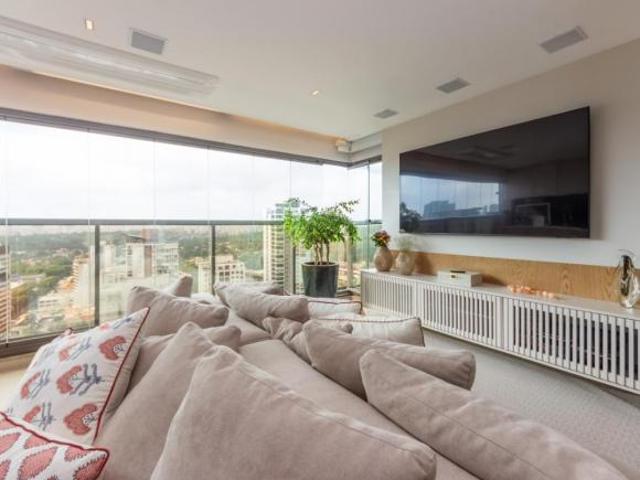 Versátil apartamento para venda em Jardim das Acácias com 2 quartos, sendo 2 suítes, 137m²