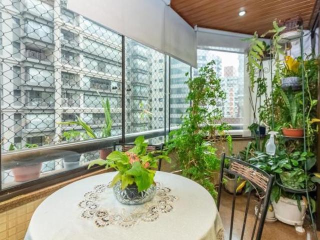 Confortável apartamento para venda em Perdizes com 5 quartos, sendo 3 suítes, 185m²