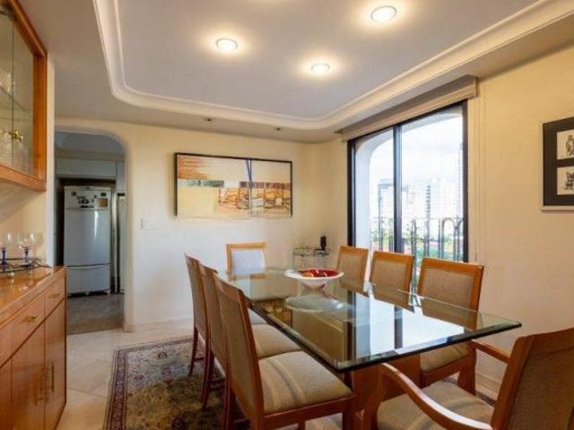 Agradável apartamento para venda em Pinheiros com 3 quartos, sendo 3 suítes, 196m²