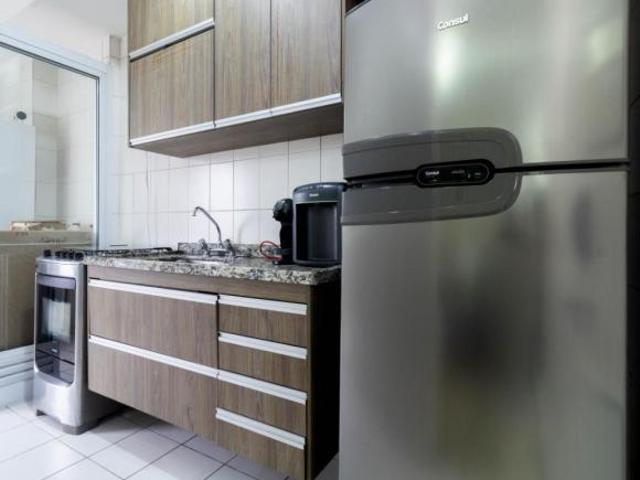 Confortável apartamento para venda em Vila Anastácio com 2 quartos, sendo 1 suíte, 66m²