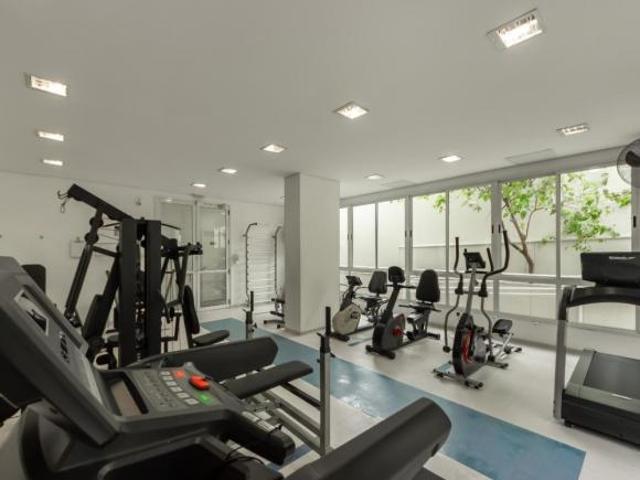 Atraente apartamento para venda em Vila Gumercindo com 3 quartos, sendo 1 suíte, 104m²