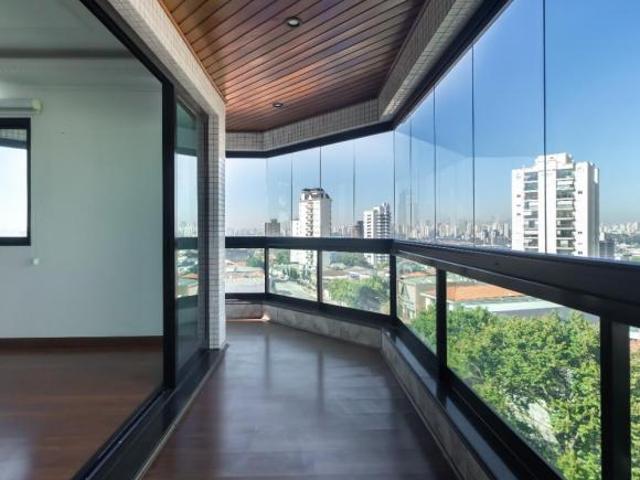 Aconchegante apartamento para venda em Vila Maria Alta com 4 quartos, sendo 3 suítes, 150m²