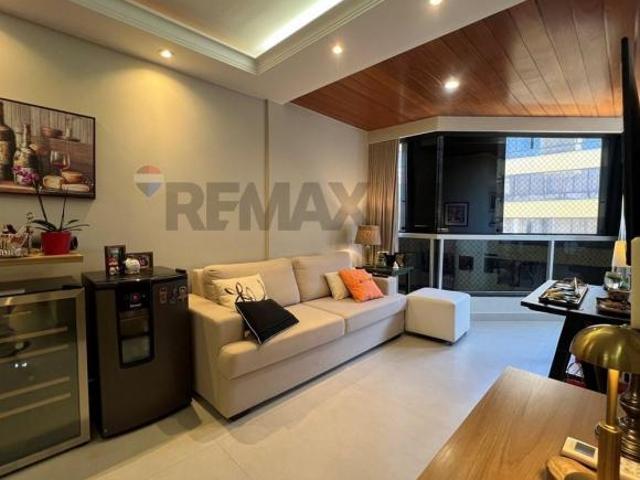 Espetacular Apto Reformado, quinto andar, no Residencial Flamboyant, QD 306 bl A,Sudoeste, Varanda