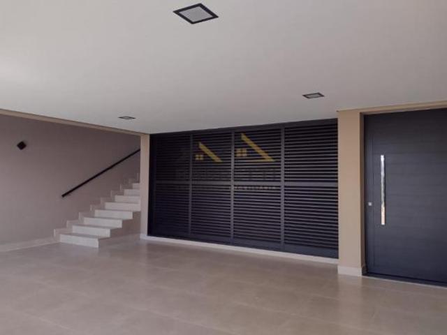 Espetacular casa no Cond. Paineiras com 168 m² tendo 3 dormitórios sendo 1 suíte