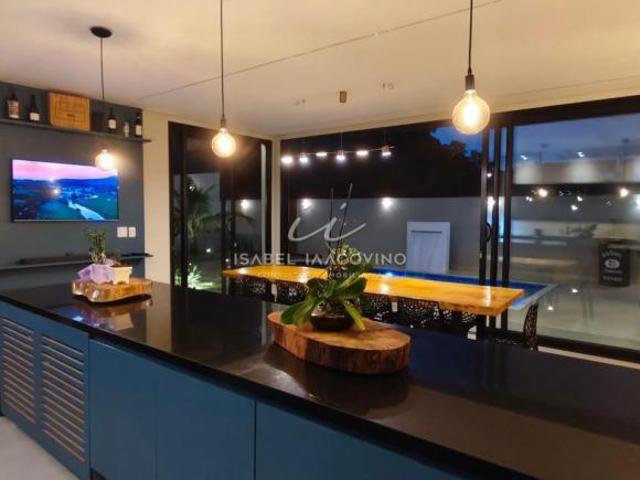 Espetacular Casa no Condomínio Villa D&apos oro, 271m², à Venda em Vinhedo SP