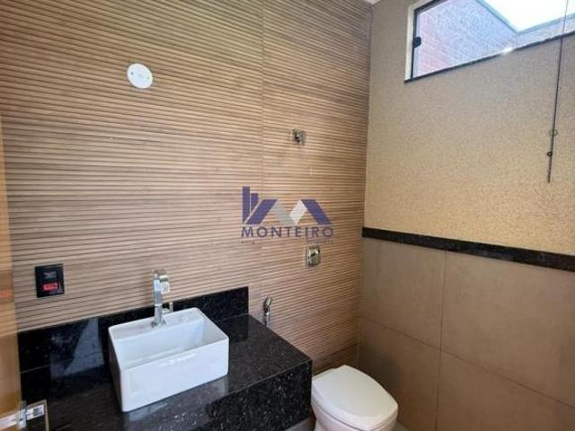 Espetacular casa à venda em Catanduva SP, Jardim Residencial Diolfen Martani! 3 quartos, 3 suítes, 2