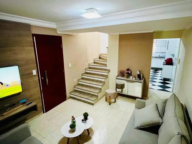 Espetacular Casa à Venda na Cidade das Flores, Osasco SP: 3 Quartos, 1 Suíte, 4 Banheiros, 2 Vagas