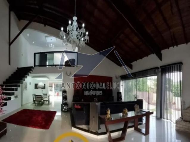 Espetacular Casa com 4 Dormitórios 2 Suítes à Venda ou Locação São Lourenço MG