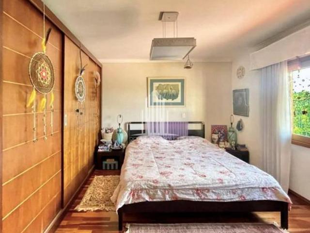 Espetacular Casa Contemporânea de 3 Suítes em Chácara das Paineiras, Carapicuíba SP 947 m² 6 Vagas